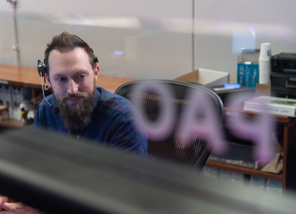 Dan Huot – i speak space